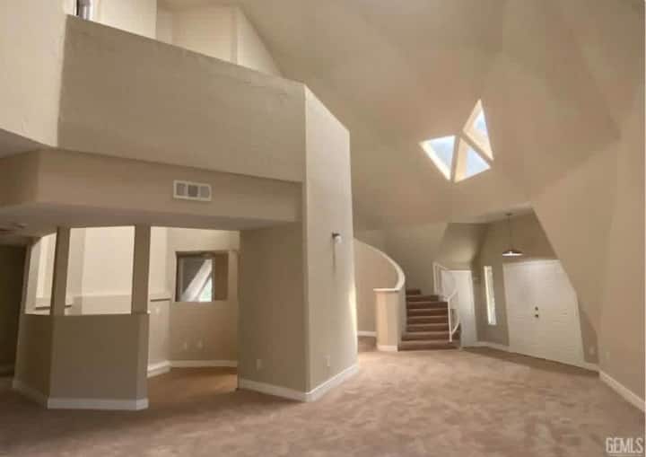Spacious - Tehachapi, CA