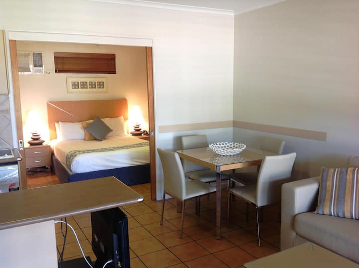 1 Bedroom Poolside Apartment Stay 3+ & Save - Airlie Beach