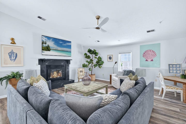 Luxury Retreat | Walk To Murrells Inlet Dining - Murrells Inlet, SC