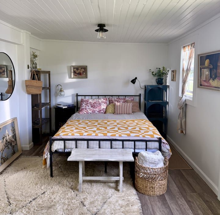 Love Actually Farm Cottage - Napa Valley, CA