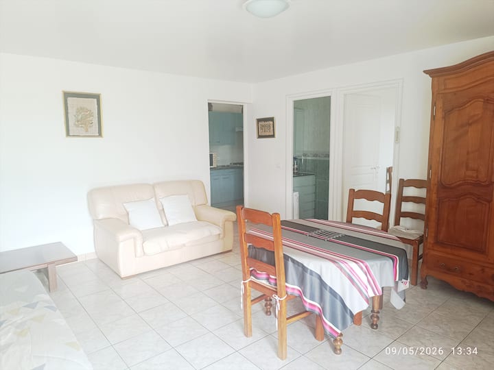 Appartement De Type T2 En Rdj Avec Terrasse Et Vue - Espelette