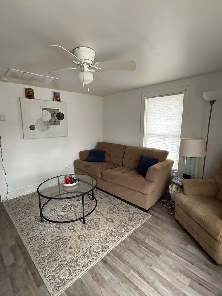 1 Bedroom Getaway Near Ball State & Iu Health - Muncie, IN