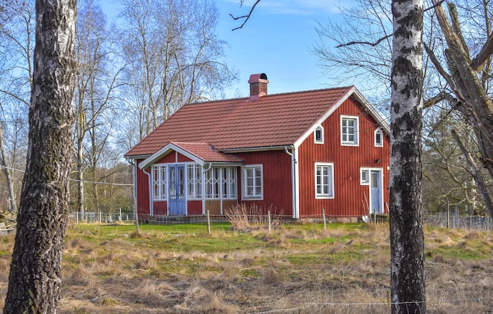 2 Bedroom Cozy Home In Tingsryd - Tingsryd