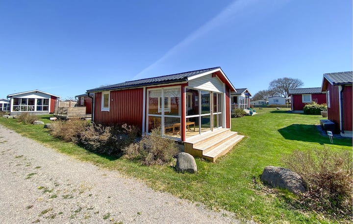 2 Bedroom Cozy Home In Färjestaden - Kalmar