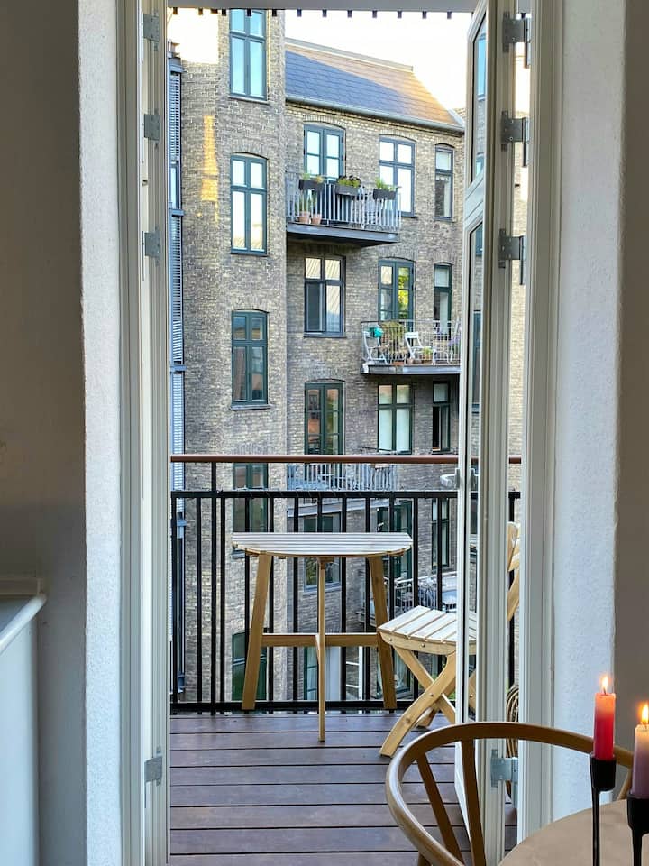 Historic Flat With Balcony In Vesterbro - Copenhagen