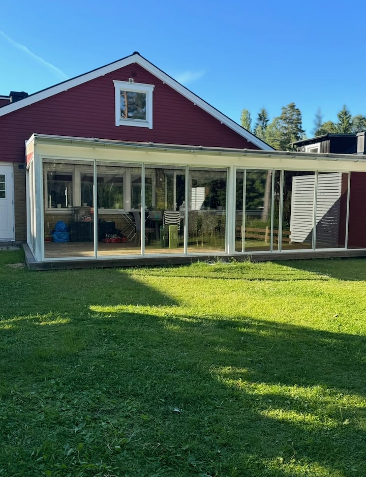 Cozy Nordic Villa With Sauna & Sunroom - Gävle