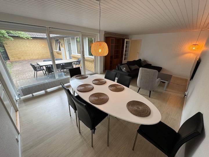 Renoveret Hus Med 4 Soveværelser Og 8 Senge. - Odense