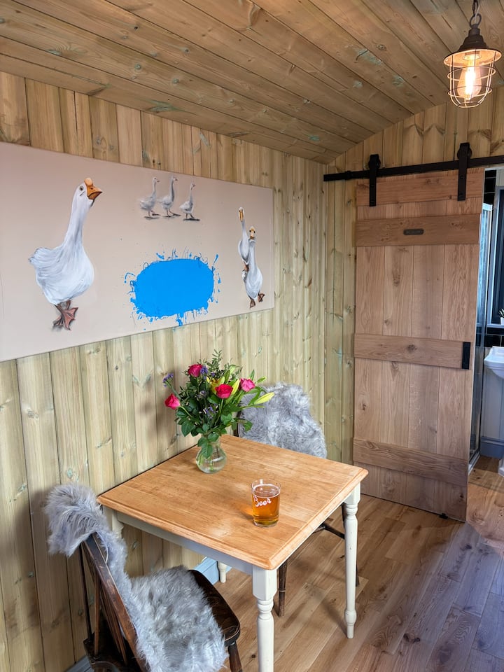 Our Valentine Shepherds Hut - Exeter