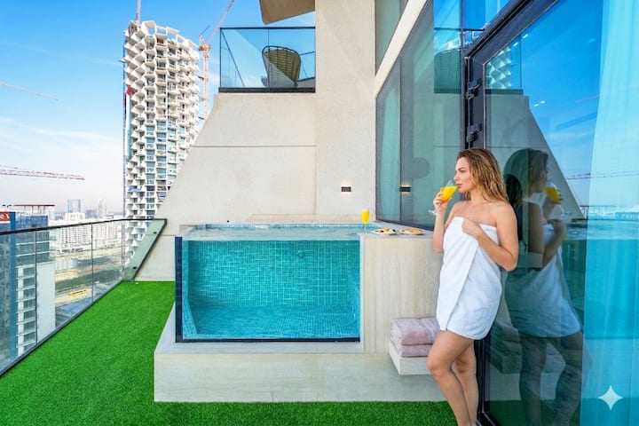 Luxury 1bd With Balcony | Pool | Gym - Dubai