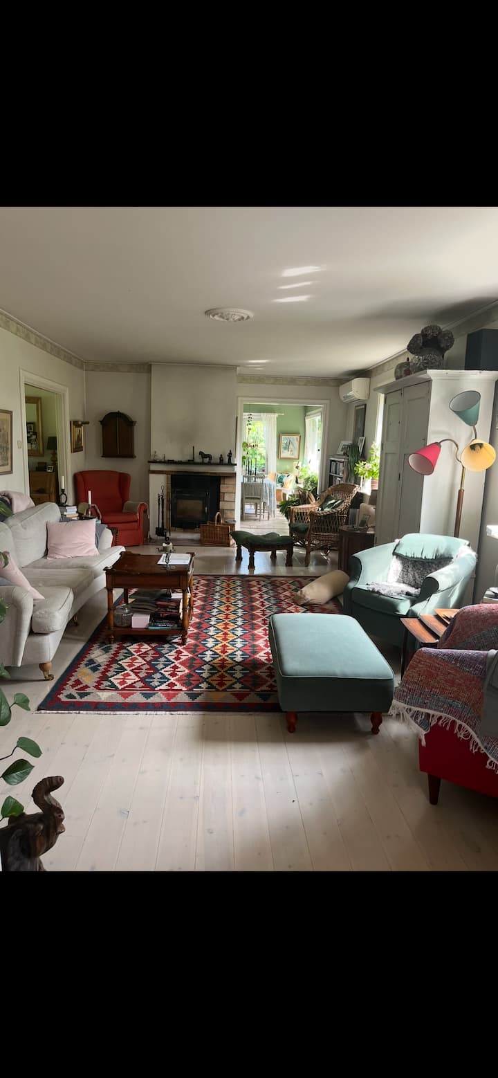 Rum I Hus På Hästgård - Stockholm