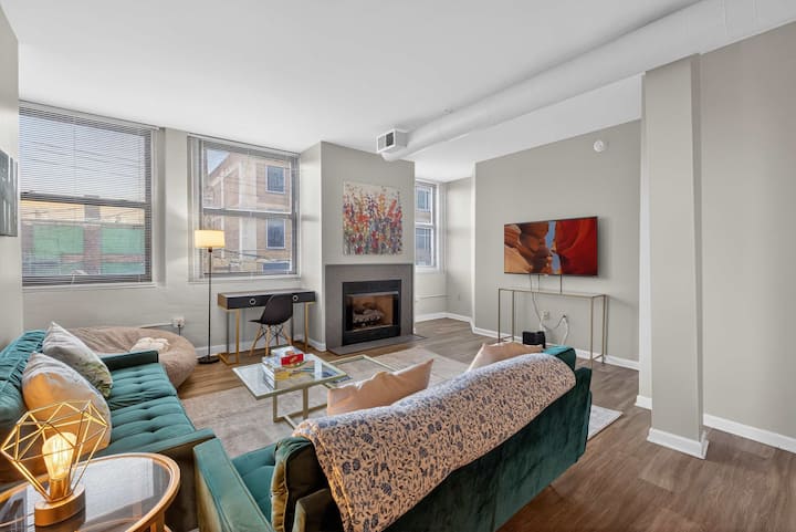 Downtown Cleveland King 1br | Walk To Stadiums - Cleveland, OH