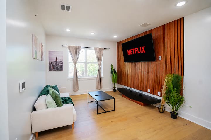 Modern 4br Near Nyc | Path Station | Free Parking - Jersey City, NJ