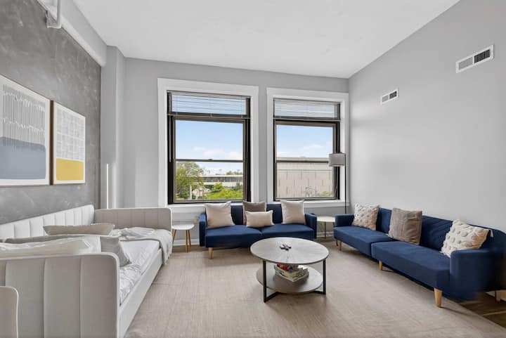 Modern Downtown Cleveland 1br | Sleeps 7 - Cleveland, OH