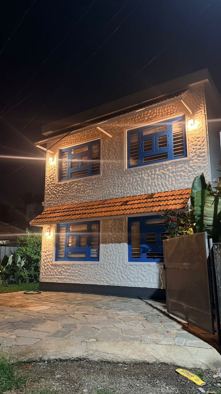 Blue Beach - 4bhk Beachside Homestay - Alappuzha