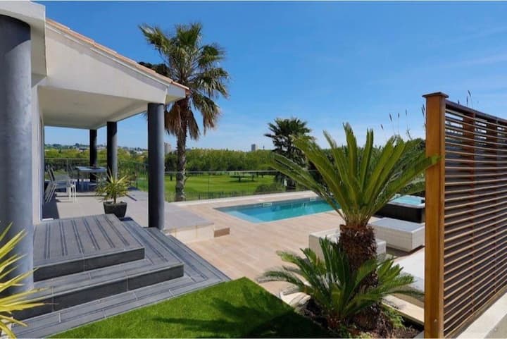 Villa Avec Piscine Et Jacuzzi Vue Golf - Montpellier