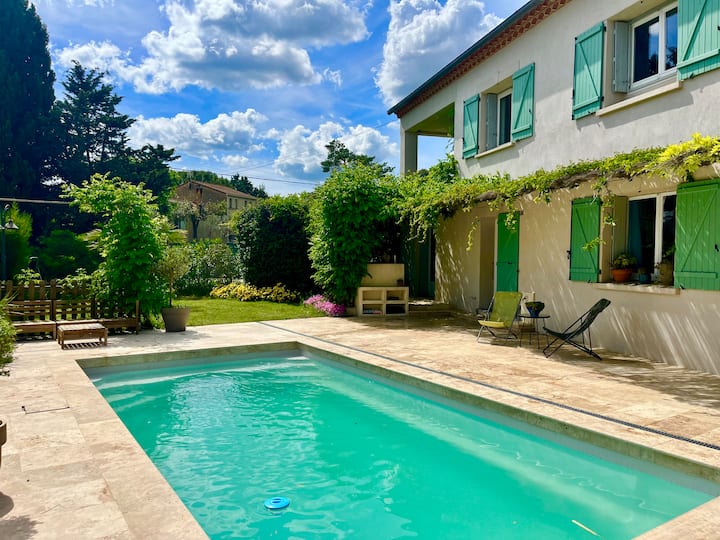 Villa De Charme Avec Piscine - Uzès
