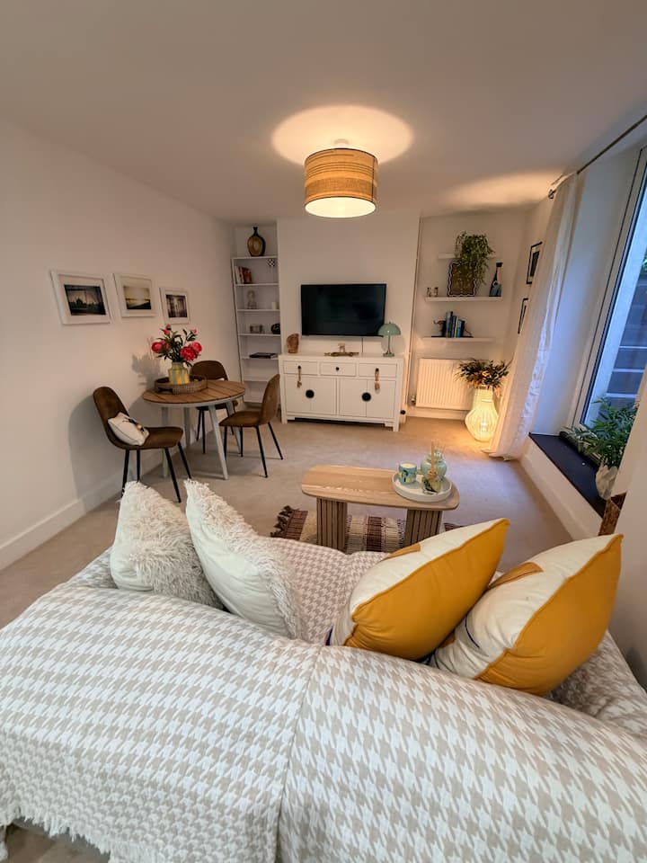 Boutique One-bed Apartment • 2 Min Walk To Beach - Brighton
