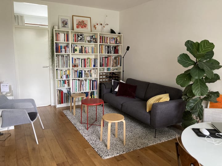 Well-connected 2 Bedroom Flat Close To Metro/train - Amsterdam