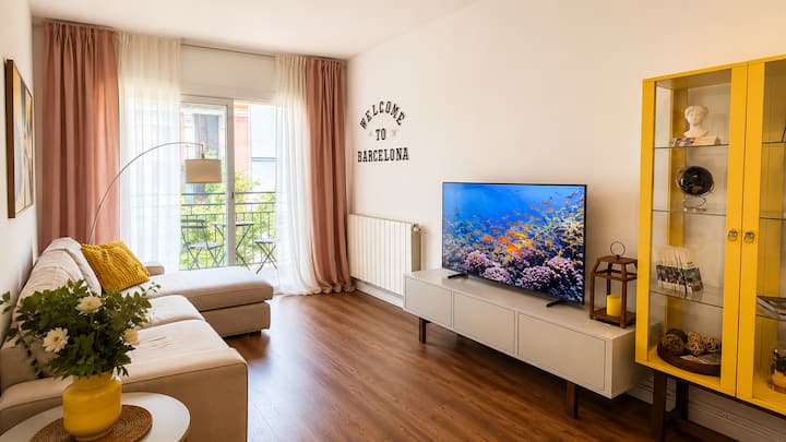 3br Apartment With A Terrace For 6 | Plaza Tetuán - Barcelona