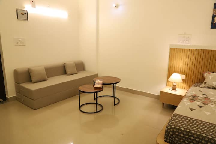 Radhika Kunj | Boutique Stay Near Prem Mandir - Vrindavan