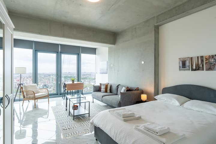 Bright City View Studio W/ Pool & Parking #621 - İstanbul