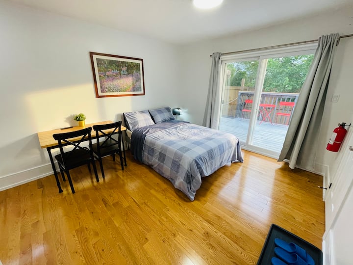 Cozy Private Studio · Toronto Stay With Smart Tv - Toronto