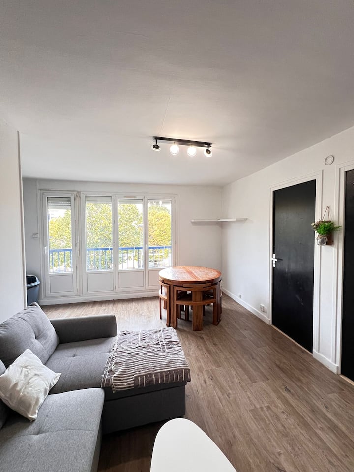 50 M² De Confort Avec Parking Gratuit - Valence