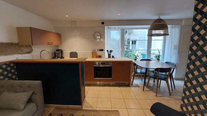 Appartment In The City Center, Market Place. - Lesconil