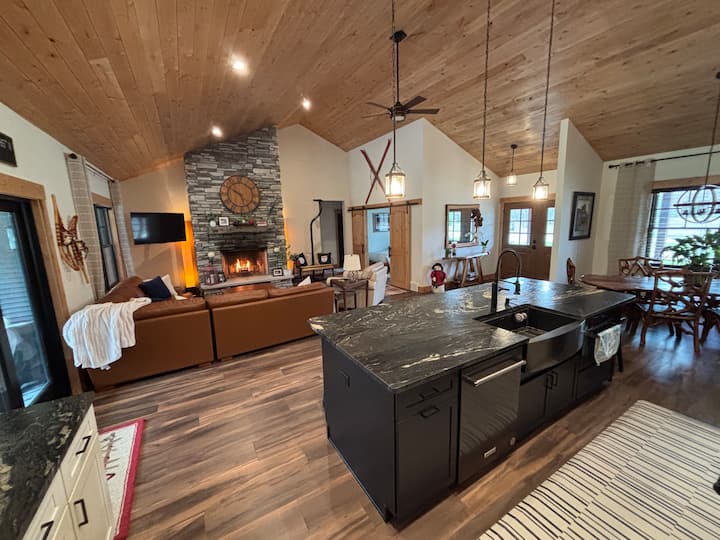 Putt & Peak Retreat At Crystal Mountain - Thompsonville, MI