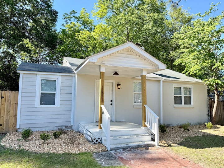 The Curio Cottage - Sumter, SC