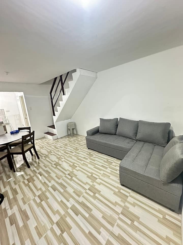 2 Storey House And Lot With Carport And 2 Bedrooms - Ormoc