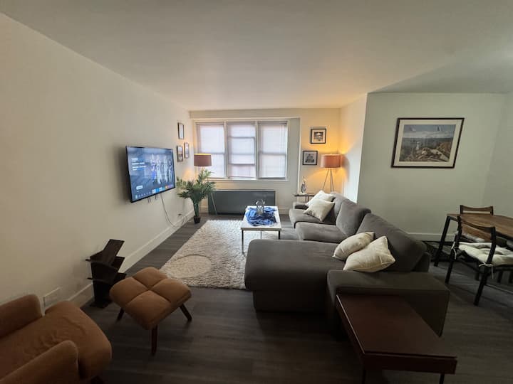 Beautiful One Bedroom In Heart Of Flushing. - New York City
