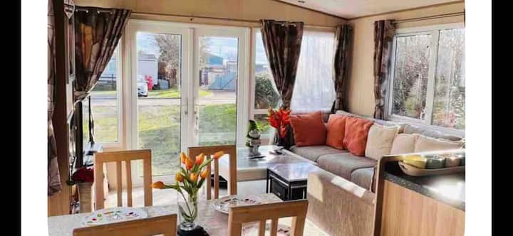 Bohemian Style Lovely Holiday Home - Harwich