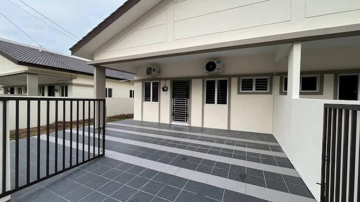 Homestay Melor /Wifi +Ac + Netflix - Teluk Intan