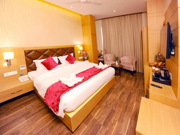 Here You Can Stay With Family And Can Feel Luxury - Amritsar