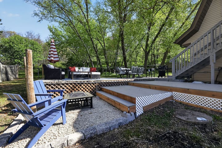 Infrared Sauna | Firepit | Kayaks | Walk 2 Launch! - Lake Wisconsin