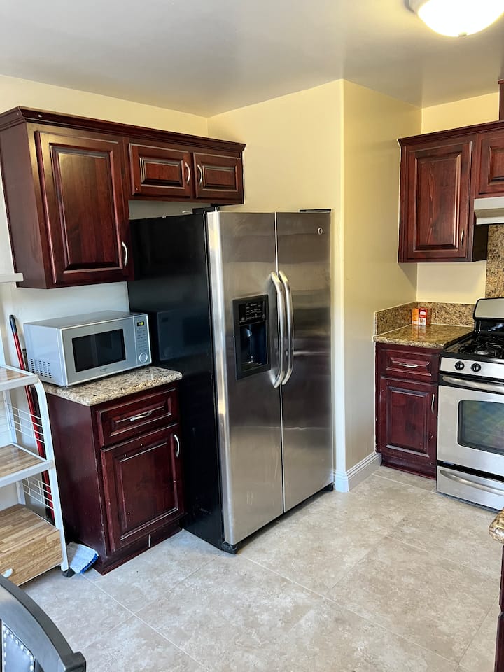 Private Entire 1st Floor 3 Bedrooms Kitchen & Bath - Downey, CA