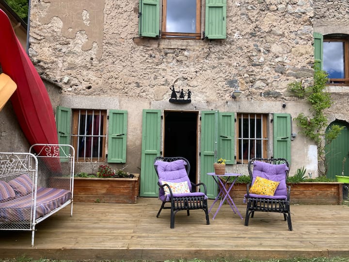 Studio Indépendant Dans Grand Presbytère - Corps
