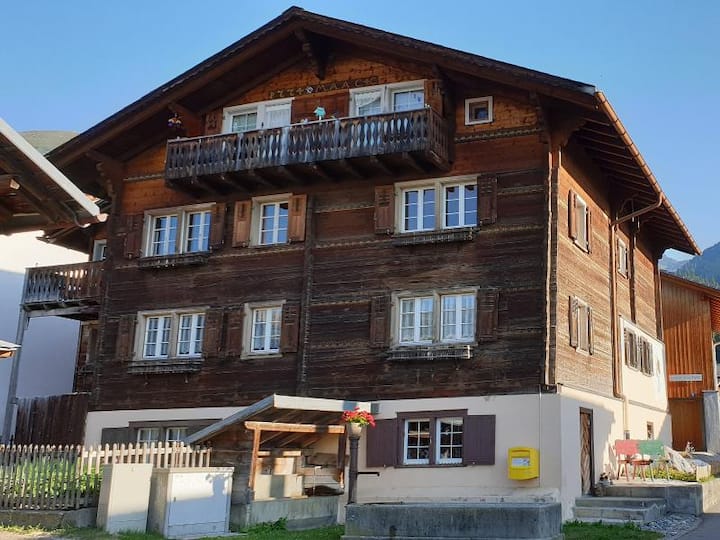 Grosszügige Ferienwohnung In Brigels - Obersaxen
