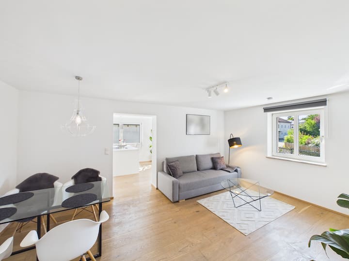 Modernes Apartment Mit Priv. Garten & Terrasse. - Traunreut
