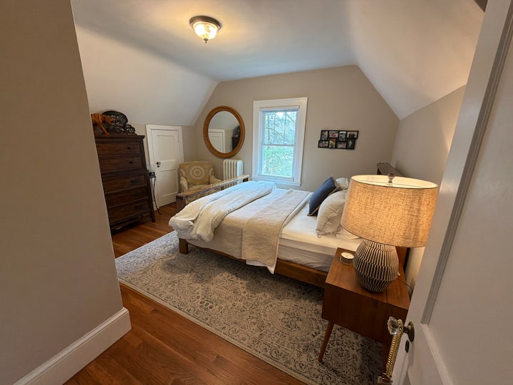 Wheaten House - Guest Room 2 - Portland, ME