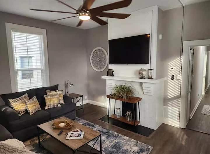 Downtown Owensboro Stay Cozy 2br Next To Brescia - Owensboro, KY