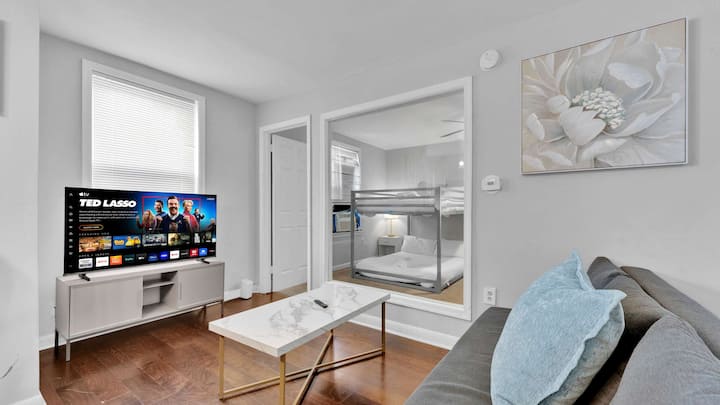 Chic Cozy 1br Sleeps 10 Near Liberty Bell Philly - Carroll Park - Philadelphia
