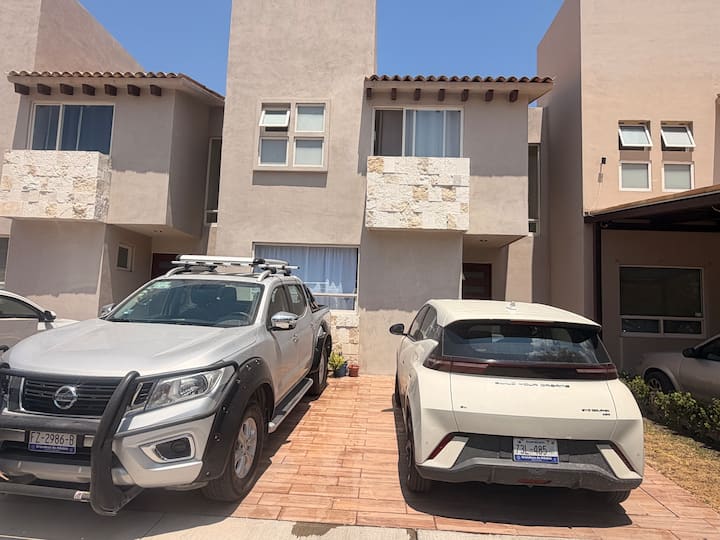 Casa Moderna Supercomoda, En Privada Segura - Celaya