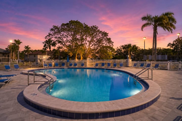 New To Market Tropical Getaway- Spa, Pool & - Bradenton, FL