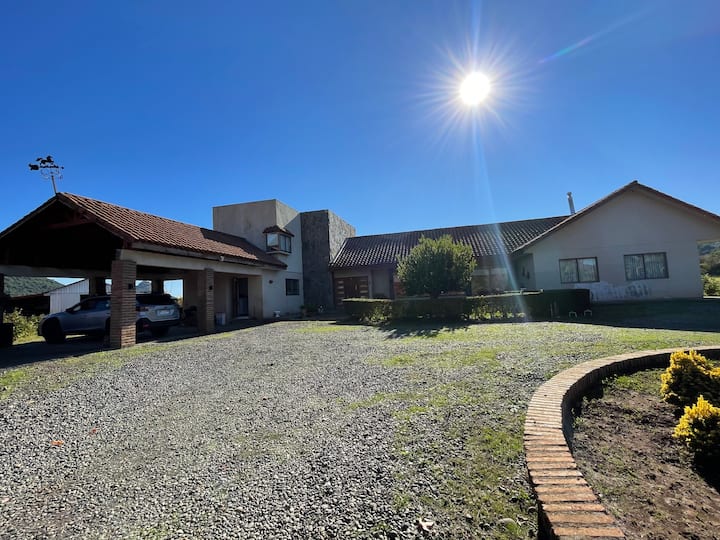Casa Amplia Y Acogedora, Terraza Y Quincho. - San Clemente, Chile