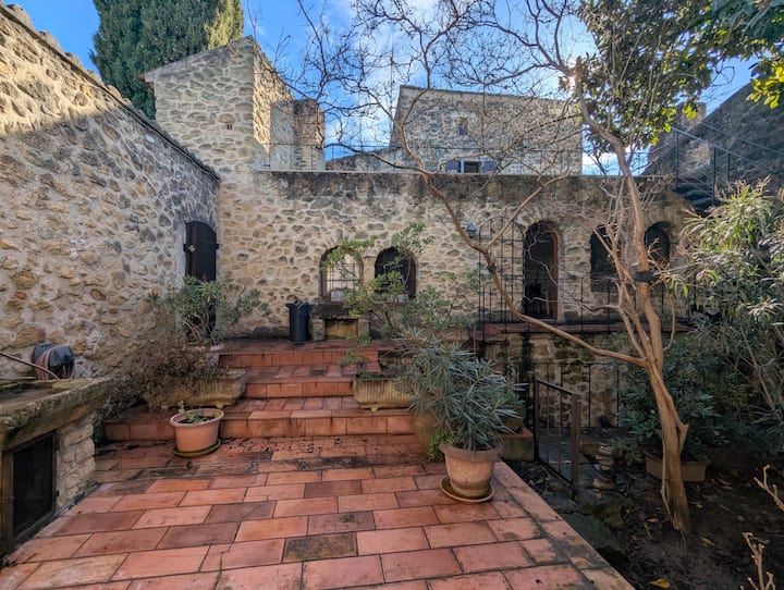 Magnifique Grande Maison Du Xviiie Dans Le Village - Lourmarin
