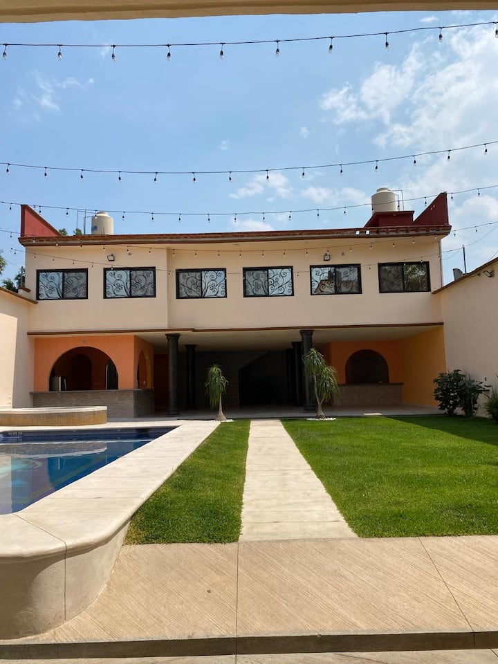 Residencia En Cuernavaca Con Alberca Climatizada - Jiutepec