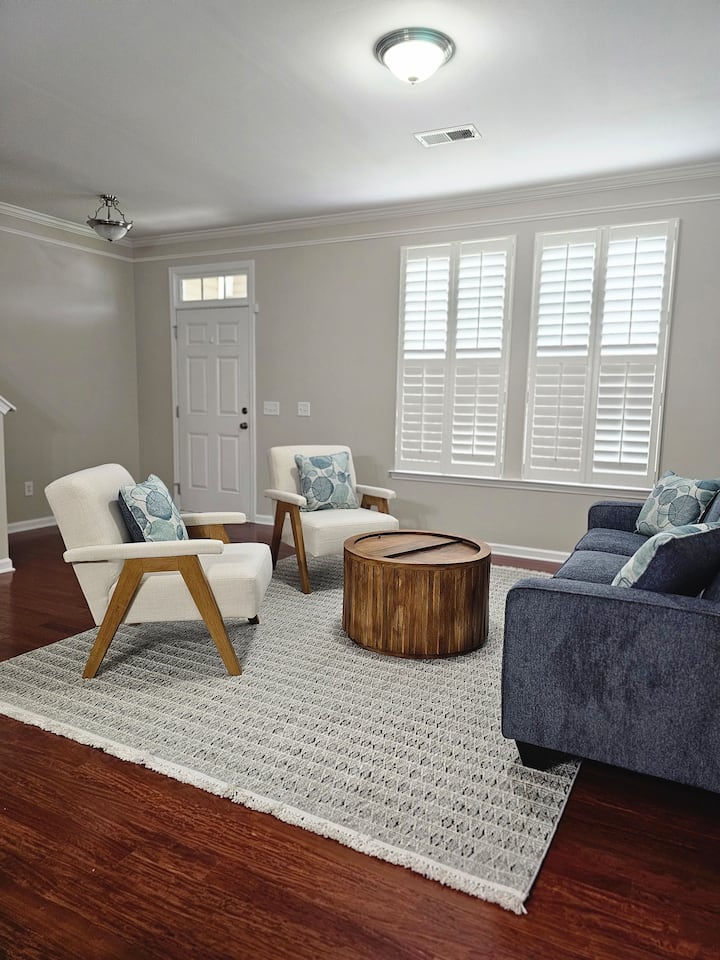 The Cozy Cove Retreat | Spacious 4br Getaway - Moncks Corner, SC