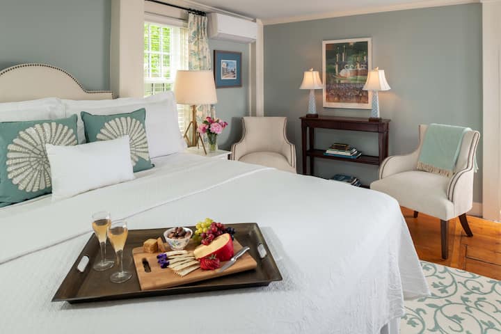 The Salt Pond Room - Second Floor - Cape Cod, MA